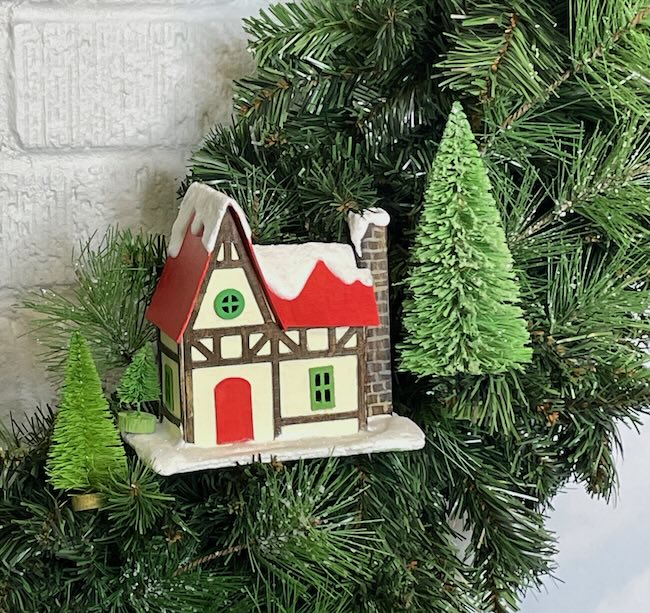Make an adorable Alpine Christmas House - Paper Glitter Glue